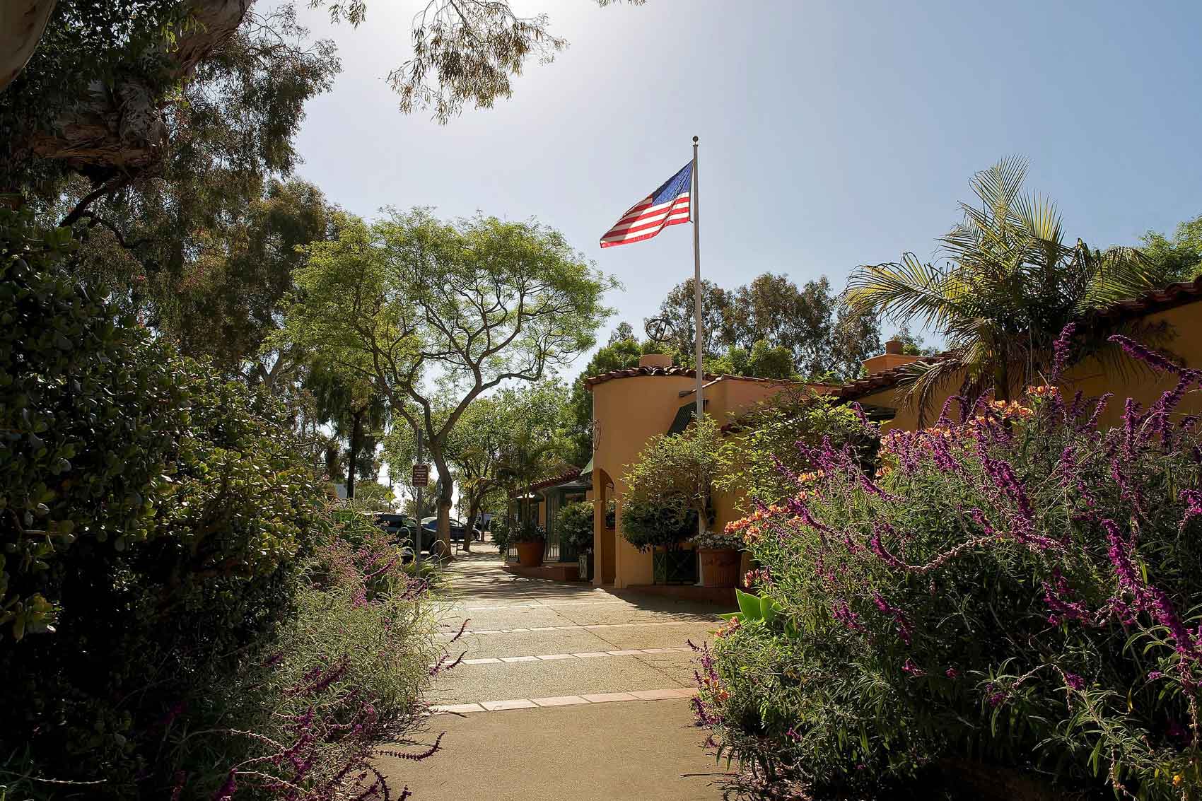 Santa Barbara Area Guide | Montecito Inn